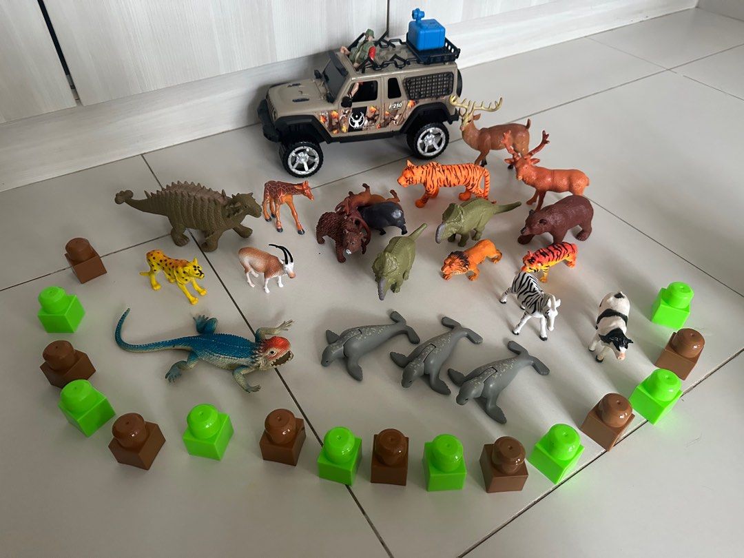 Safari Jeep with Animal Figures and Blocks, Hobbies & Toys, Toys ...