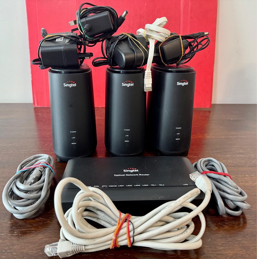 Singtel WiFi 6 mesh extender, wires, connectors + optical network ...