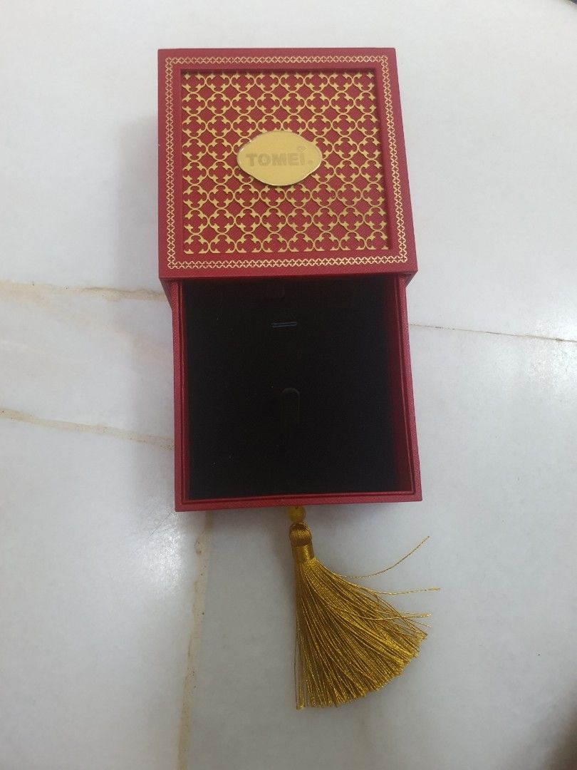 TOMEI Gift Box with Tassel, Women's Fashion, Jewelry & Organisers ...