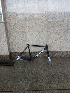 Tsunami SNM100 Red Bike Frame, Sports Equipment, Bicycles & Parts ...