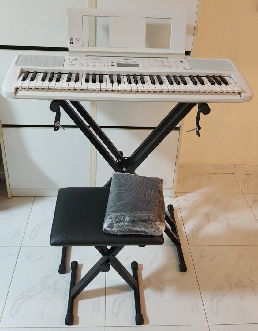 Yamaha EZ-310 Keyboard w/ stand, chair and piano bag, Hobbies & Toys ...