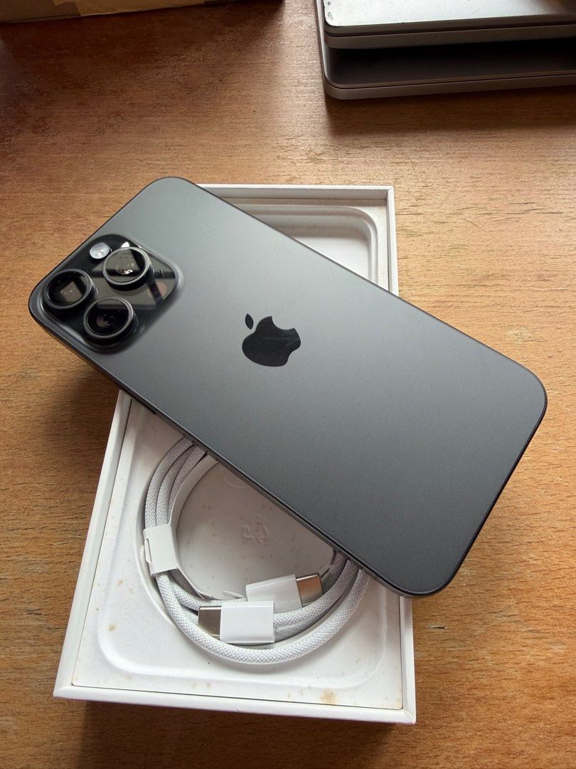 Apple iPhone 15 Pro Max - Space Black - New replacement set from Apple ...