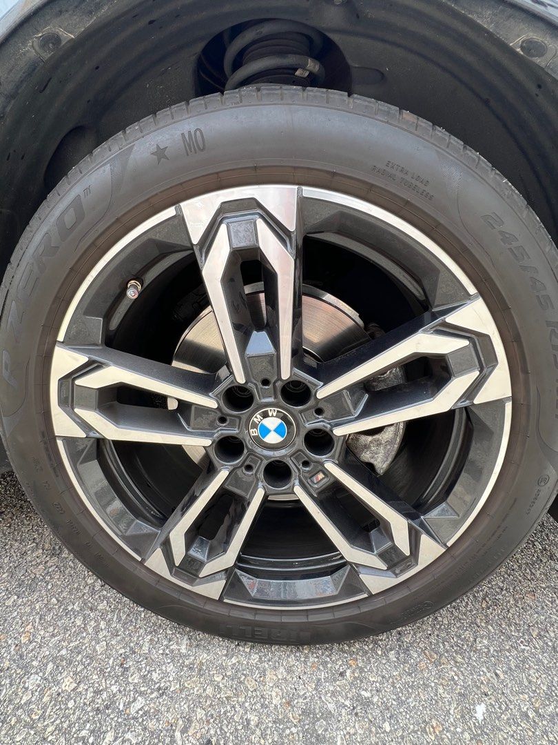 BMW X1 original M-Sport, 19" M light-alloy wheels Double-spoke style ...