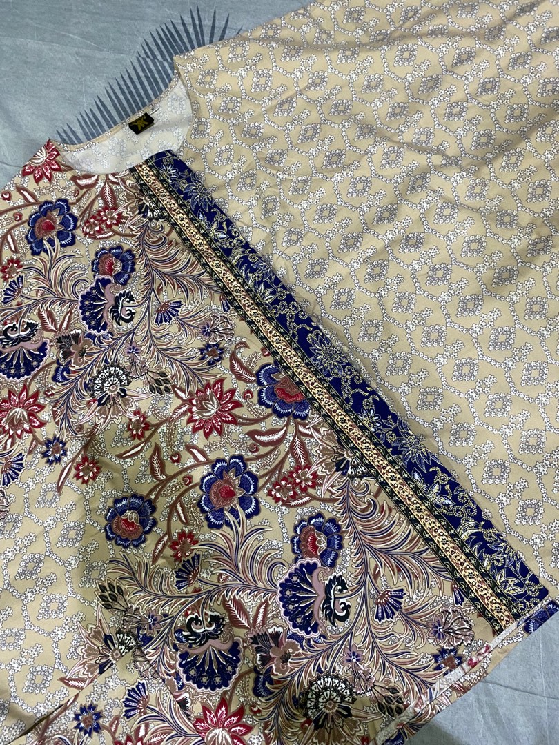 Yasmin Azhar RTW Cikyah Blouse, Women's Fashion, Tops, Blouses on Carousell