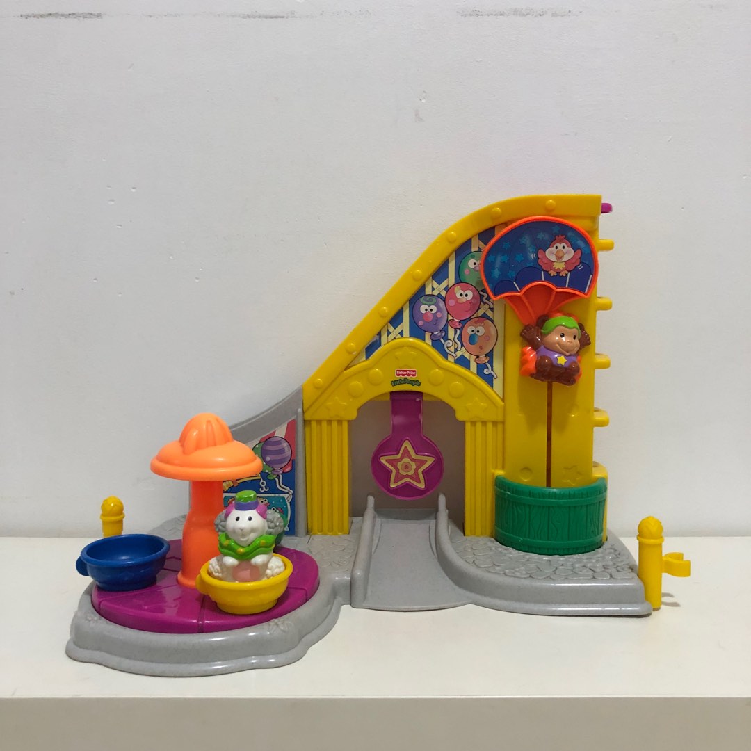 Fisher Price Little People Surprise Sounds Fun Park, Hobbies & Toys ...