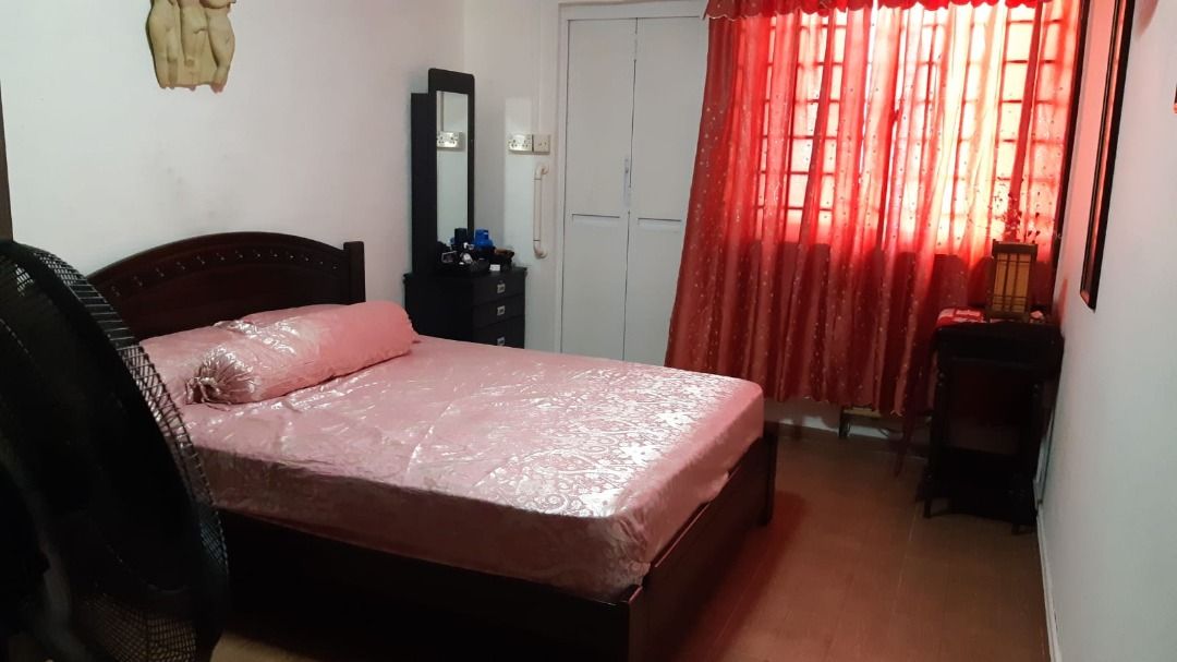 HOUGANG MASTER ROOM BLK 611 FOR RENTAL $1,200,WIFI,AIRCON,NEAR MRT ...