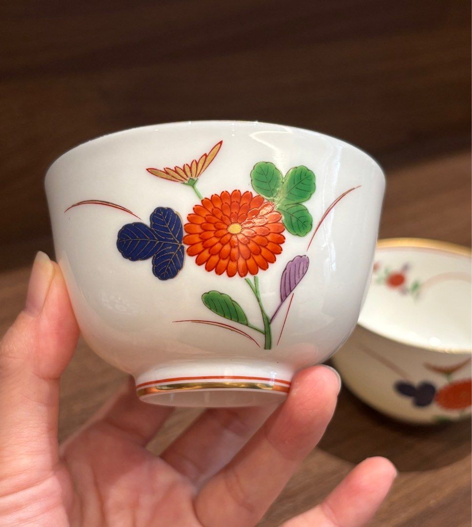 Japanese 香兰社 Arita Porcelain Cup Pair｜Chrysanthemum Motif & Gold Rim ...