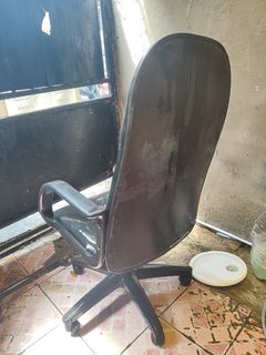 Kursi makan (Cafe, resto), Perabotan Rumah di Carousell