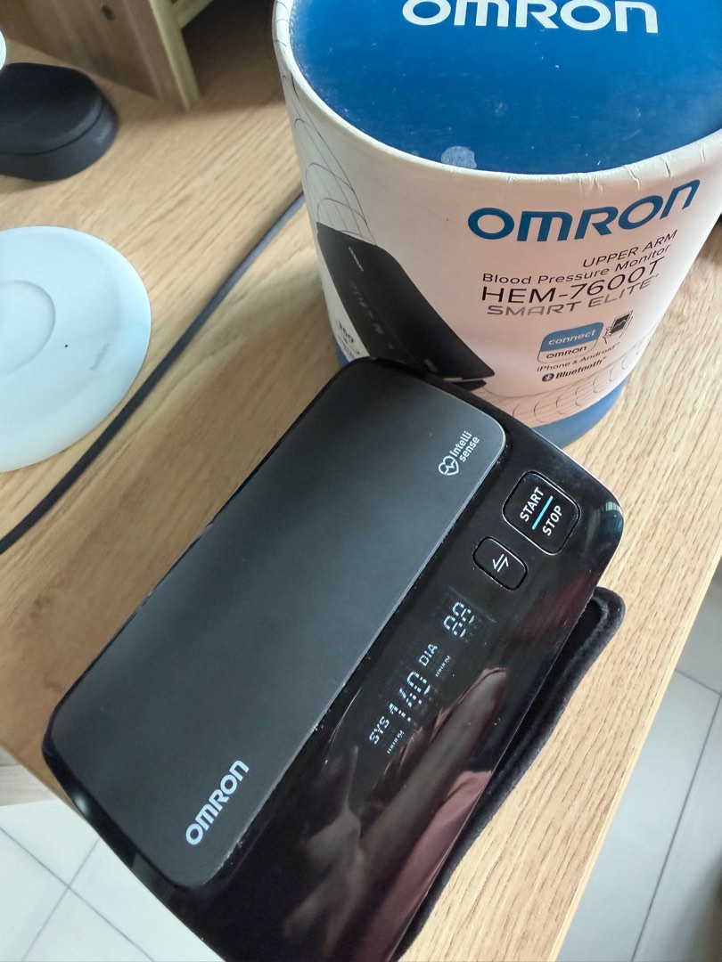 Omron HEM-7600 Blood Pressure Monitor like OSIM, Health & Nutrition ...