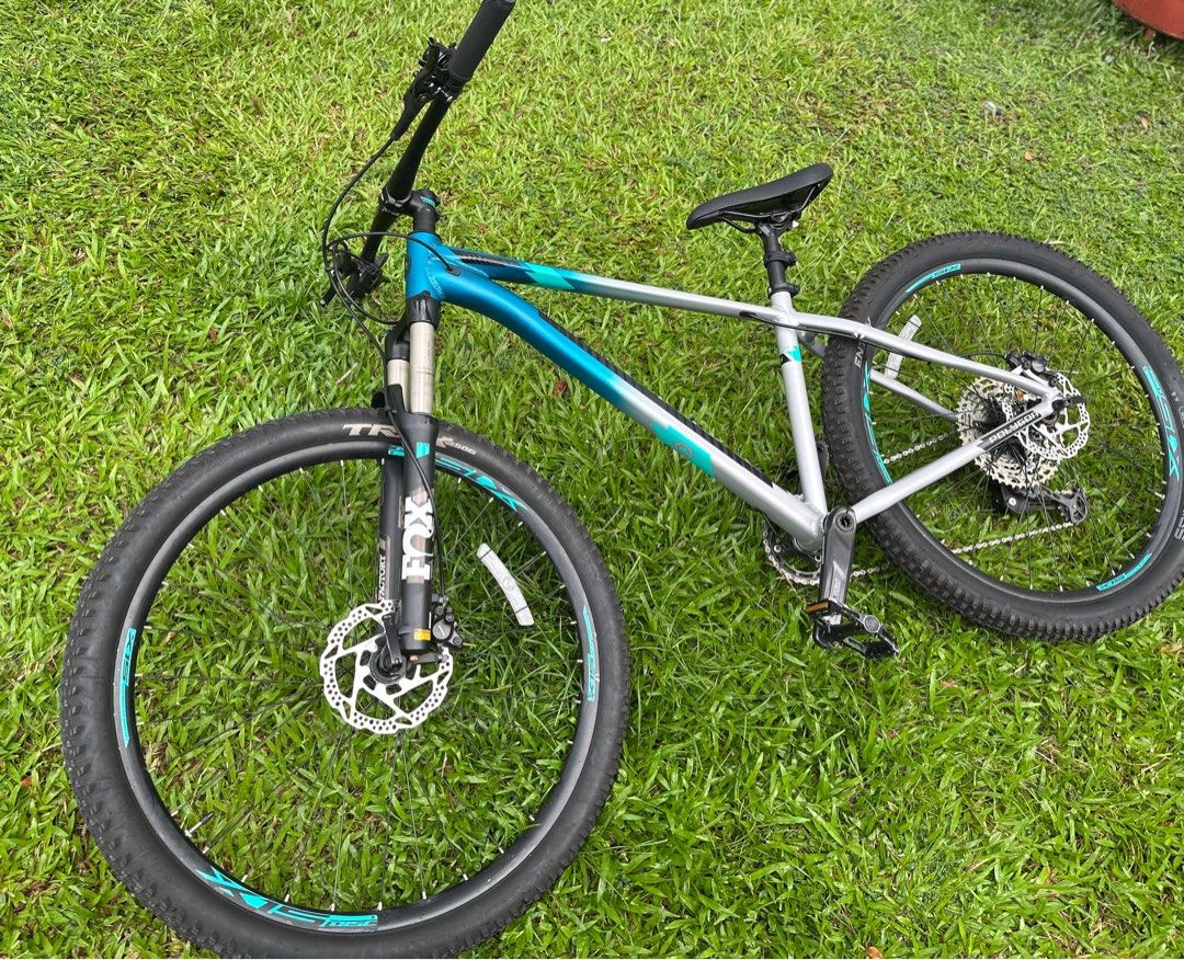 Polygon Xtrada 6 Mountain Bike, Sports Equipment, Bicycles & Parts, Bicycles on Carousell