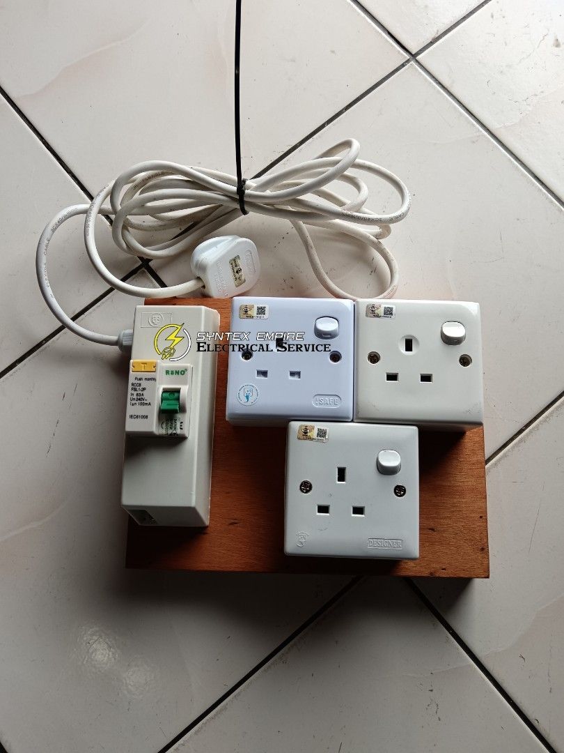 Extension Socket Anti Kilat / Power Outlet with Circuit Breaker ...