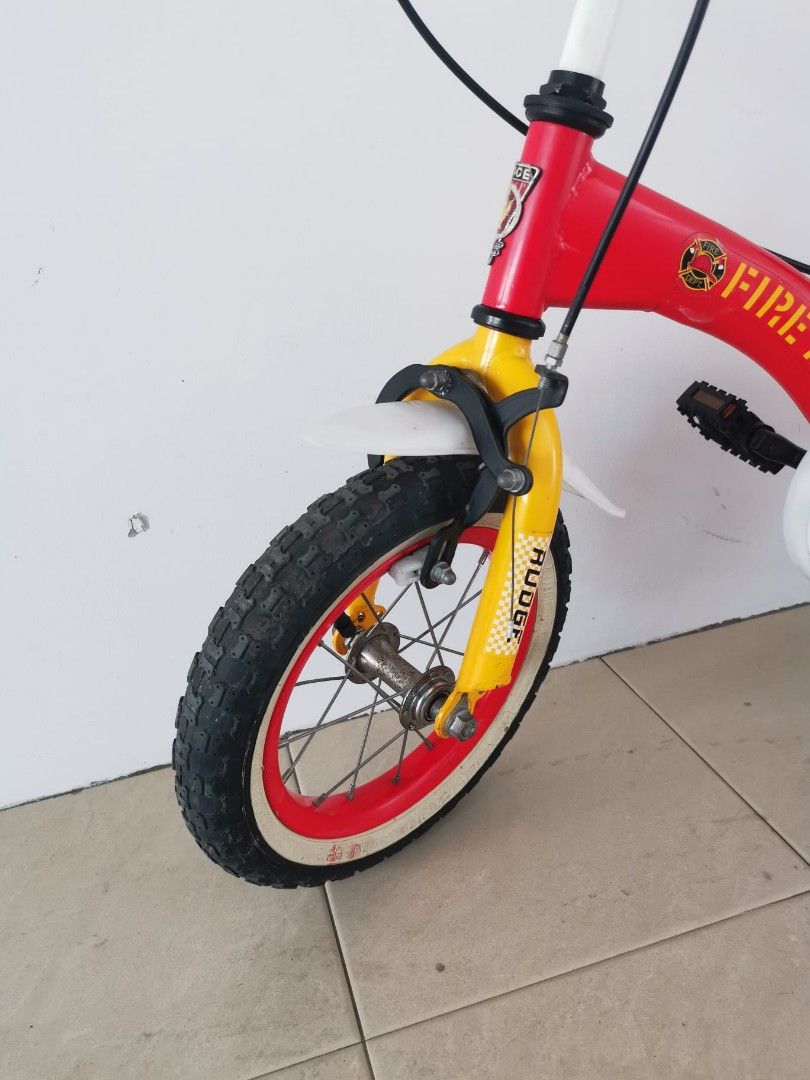 Rudge Fire Engine Kids' Bike with Training Wheels, Sports Equipment ...