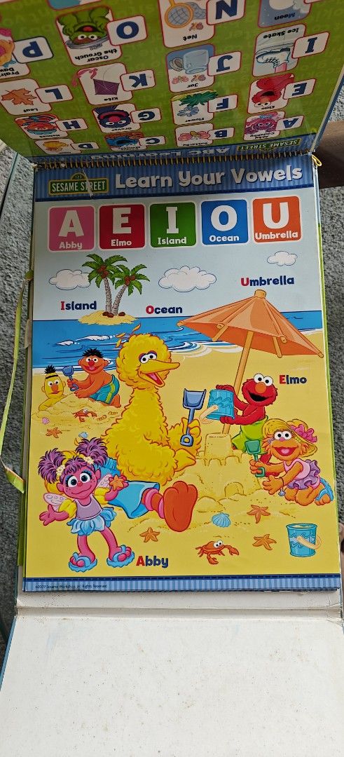 Sesame Street Flip-and-Learn Letters and Words Book, Hobbies & Toys ...