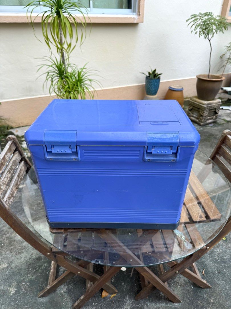 Shimano Cooler Box - Blue, Sports Equipment, Fishing on Carousell