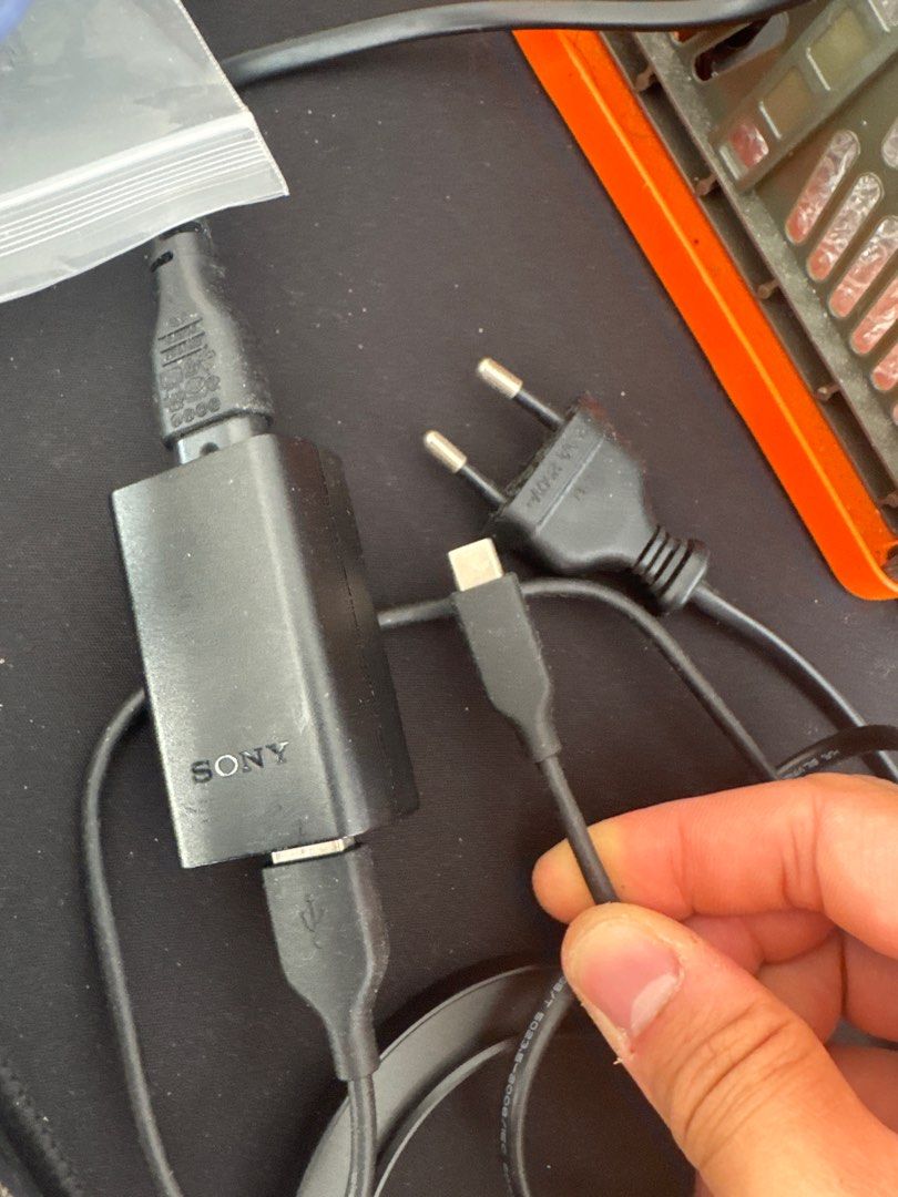 Sony original fx30 camera charger, Photography, Cameras on Carousell