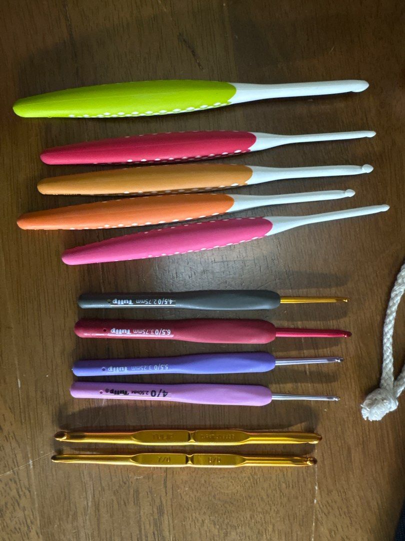 Tulip Crochet Hook Set, Hobbies & Toys, Stationery & Craft, Craft ...