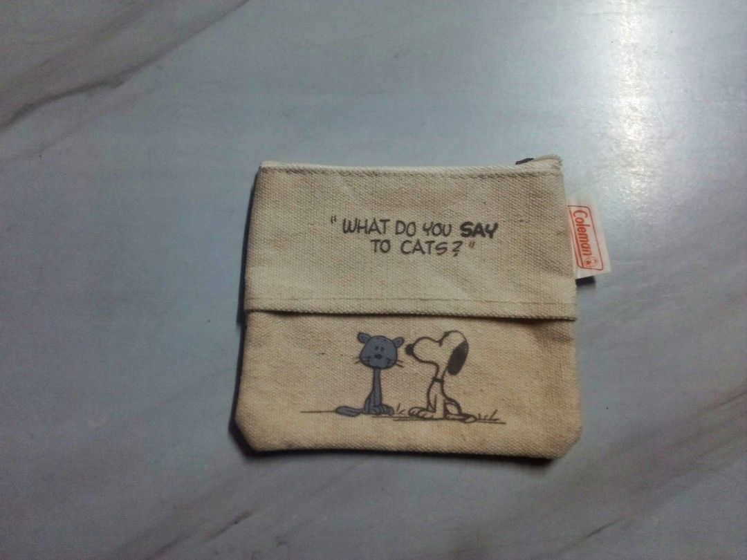 Vintage Peanuts x Coleman Snoopy Coin Purse, Women's Fashion, Bags ...