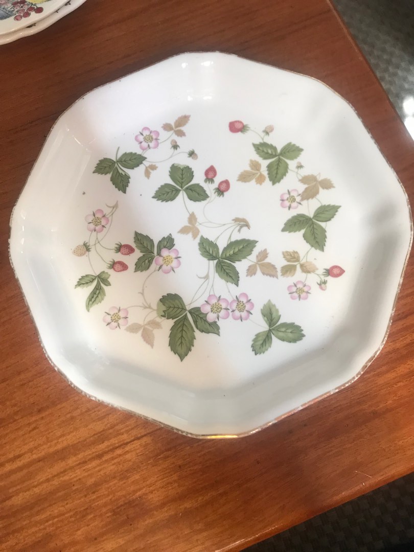 Vintage wedge wood cherry plate England 1759, Furniture & Home Living ...