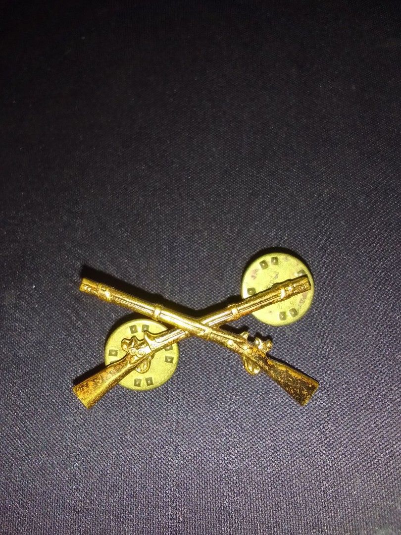 WW2 U.S. Army Infantry Crossed Rifle Lapel Pin and Rank Pins Set ...
