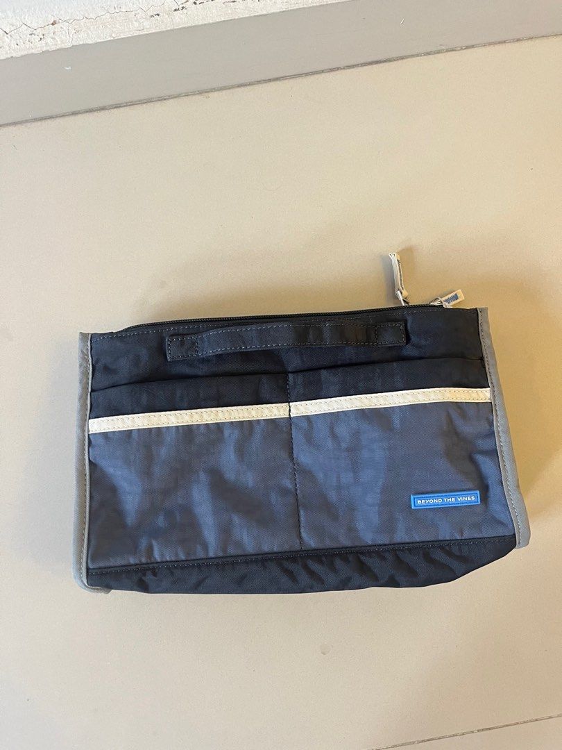 BTV Crunch Organiser 01 BTV Pouch, Women's Fashion, Bags & Wallets ...
