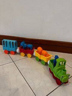 Toy Train Set with Elevated Tracks, Hobbies & Toys, Toys & Games on ...