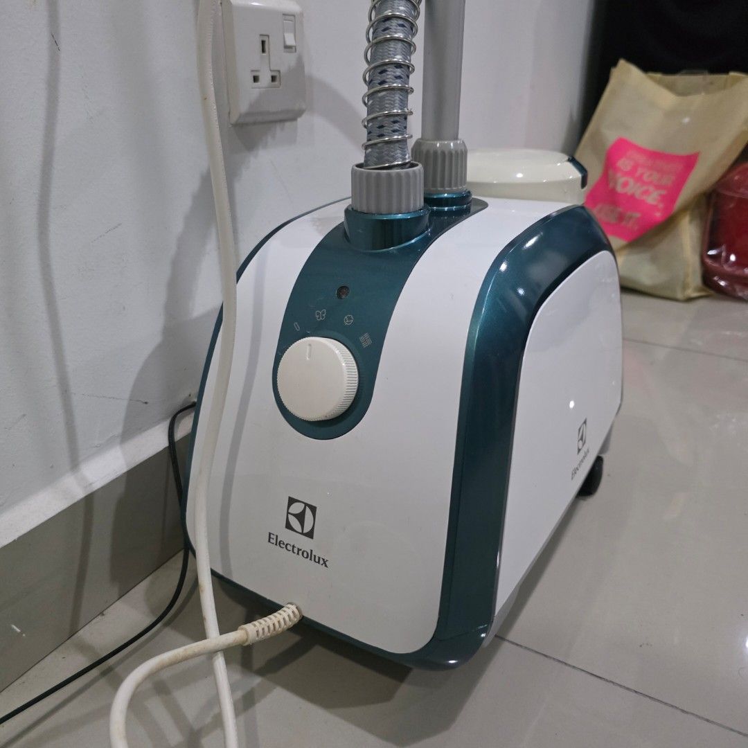 Electrolux ErgoSteam Garment Steamer EGS2103, TV & Home Appliances ...