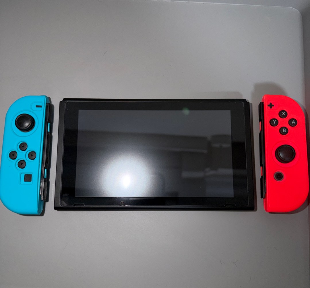 PATCHED Japanese Nintendo Switch Gen 1 with Accessories , Video Gaming ...