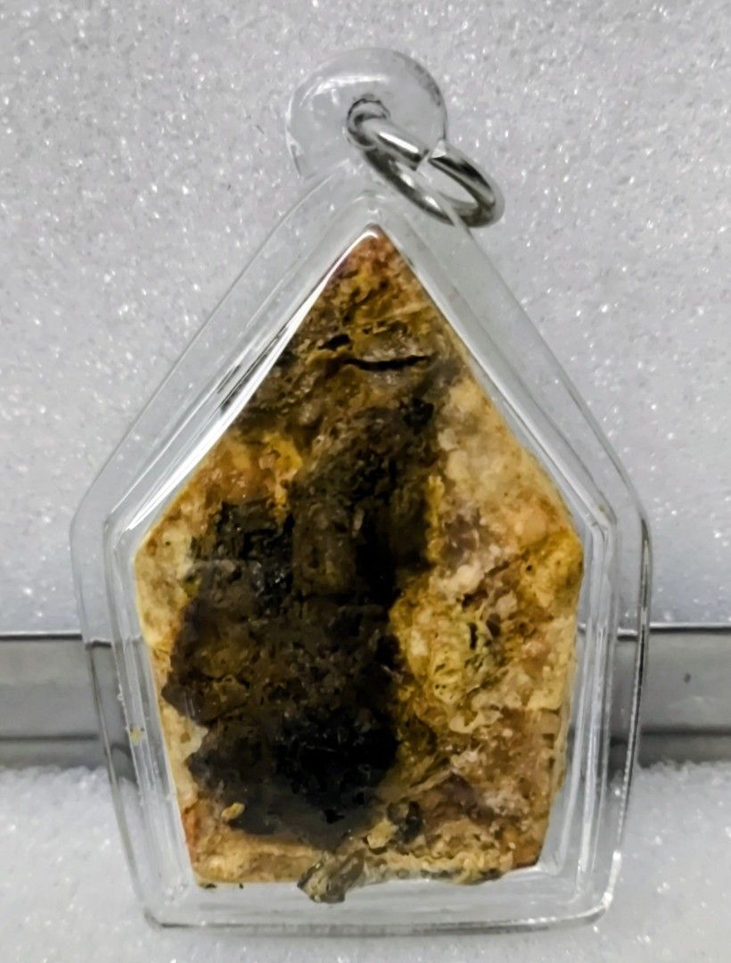 LP chamnan - 3rd batch Khun Peng w Betel nut + holy water, Hobbies ...