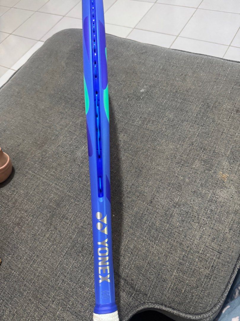 Raket Tenis Yonex Ezone Japan 2025 8th Gen, Olah Raga, Perlengkapan ...