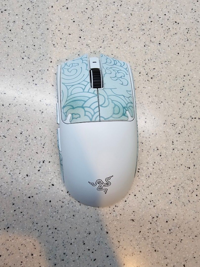 Razer Viper V3 Pro White Edition Gaming Mouse, Computers & Tech, Parts ...