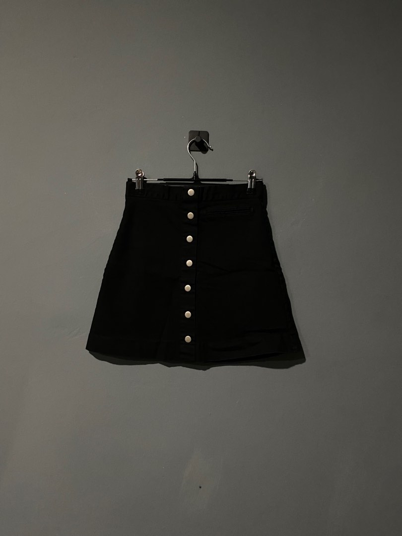 Rok mini Jeans Hitam made in korea, Fesyen Wanita, Pakaian Wanita ...