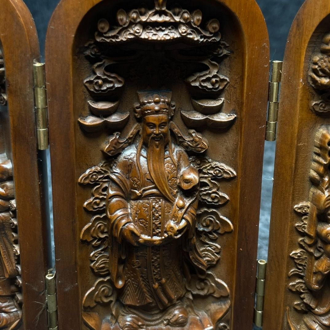 花梨木刻工收藏盒黄杨木雕刻三开佛龛Rosewood carved collector's box, boxwood carved three ...