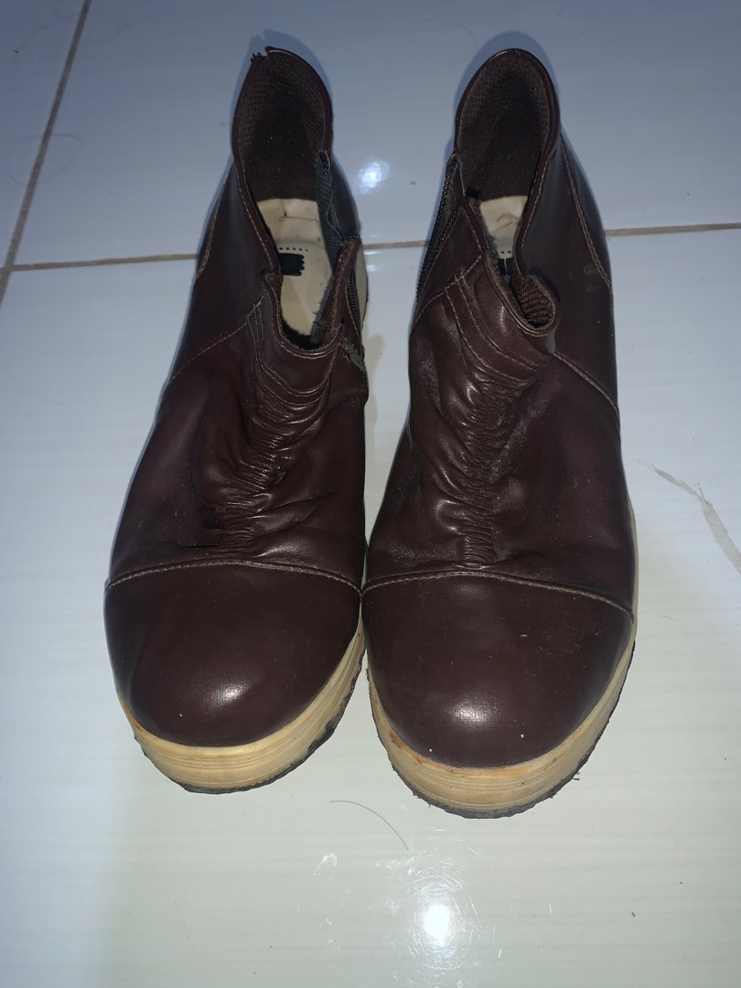 Sepatu UK 38, Fesyen Wanita, Sepatu di Carousell