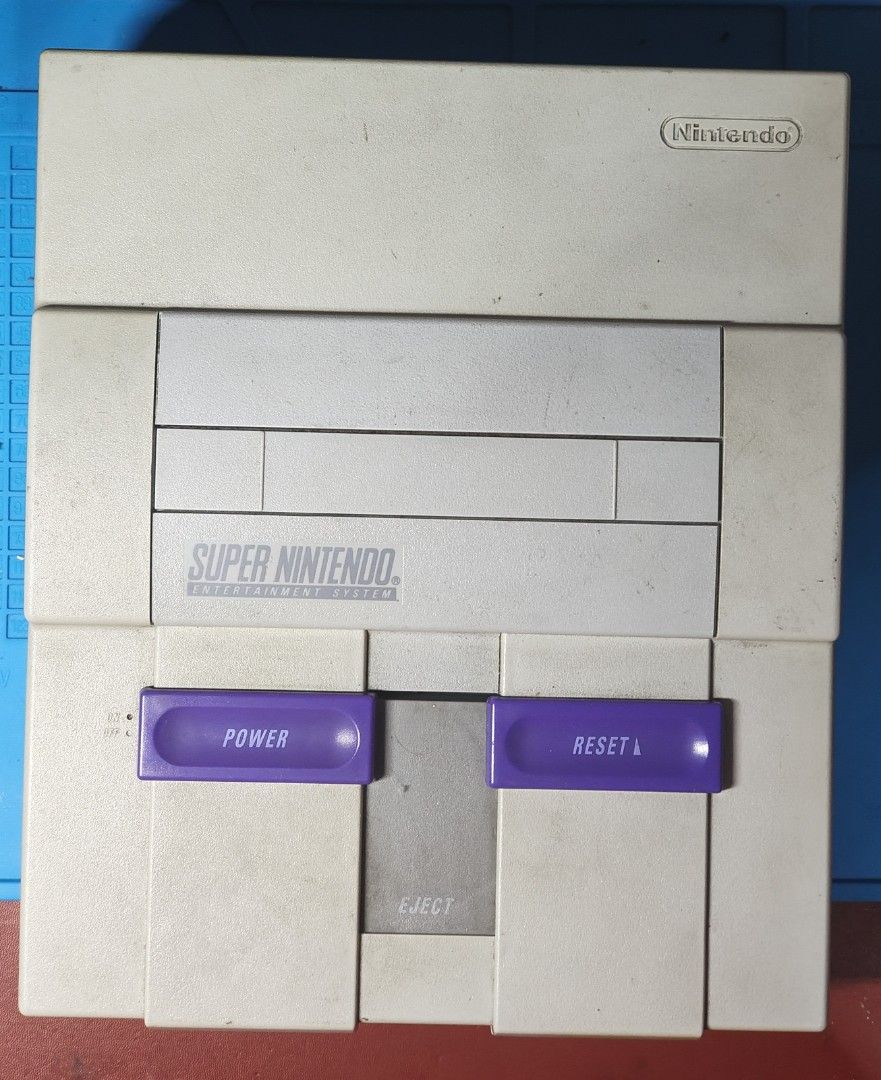 Super Nintendo Entertainment System (SNES) Console with Controller and ...