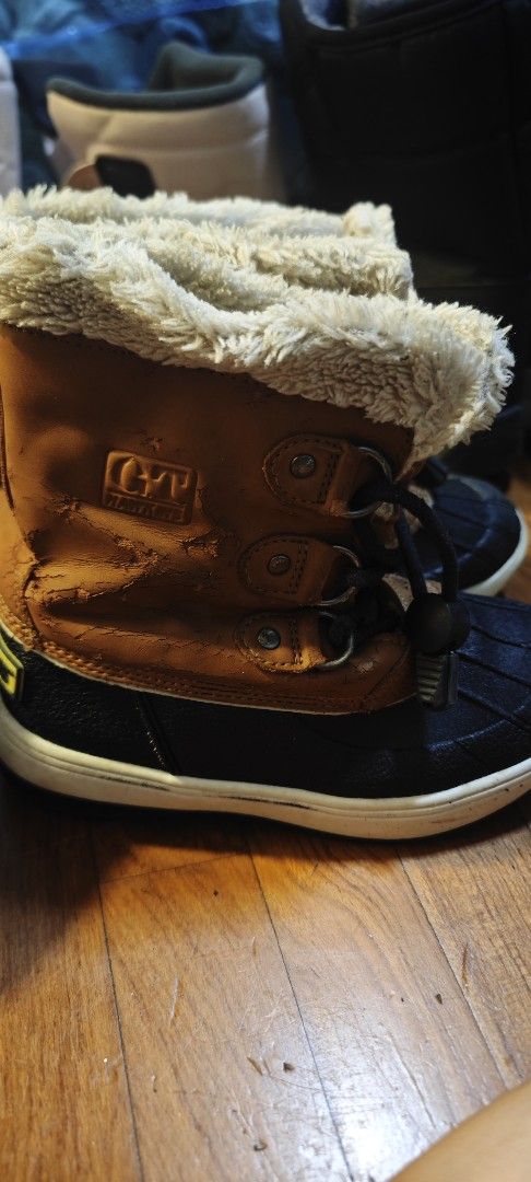 UGG Winter Boots, Babies & Kids, Babies & Kids Fashion on Carousell