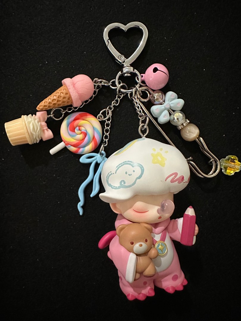 Bagcharm Dimoo Dreams of Courage Popmart Original, Fesyen Wanita, Tas ...
