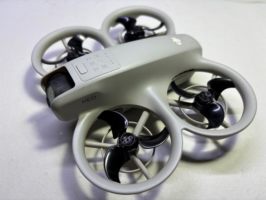 DJI Neo Upgraded to Master Airscrew Props, Photography, Drones on Carousell
