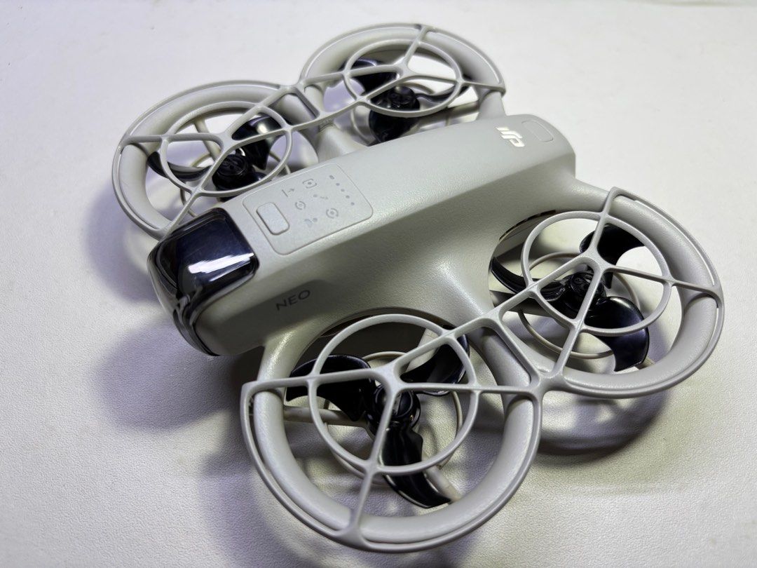 DJI Neo Upgraded to Master Airscrew Props, Photography, Drones on Carousell