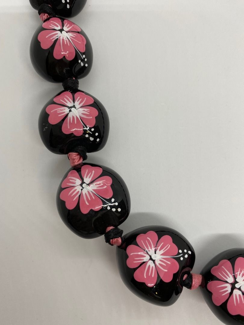 Genuine Kukui Nuts Lei (Hawaiian Necklace) with Pink Hibiscus Motif ...