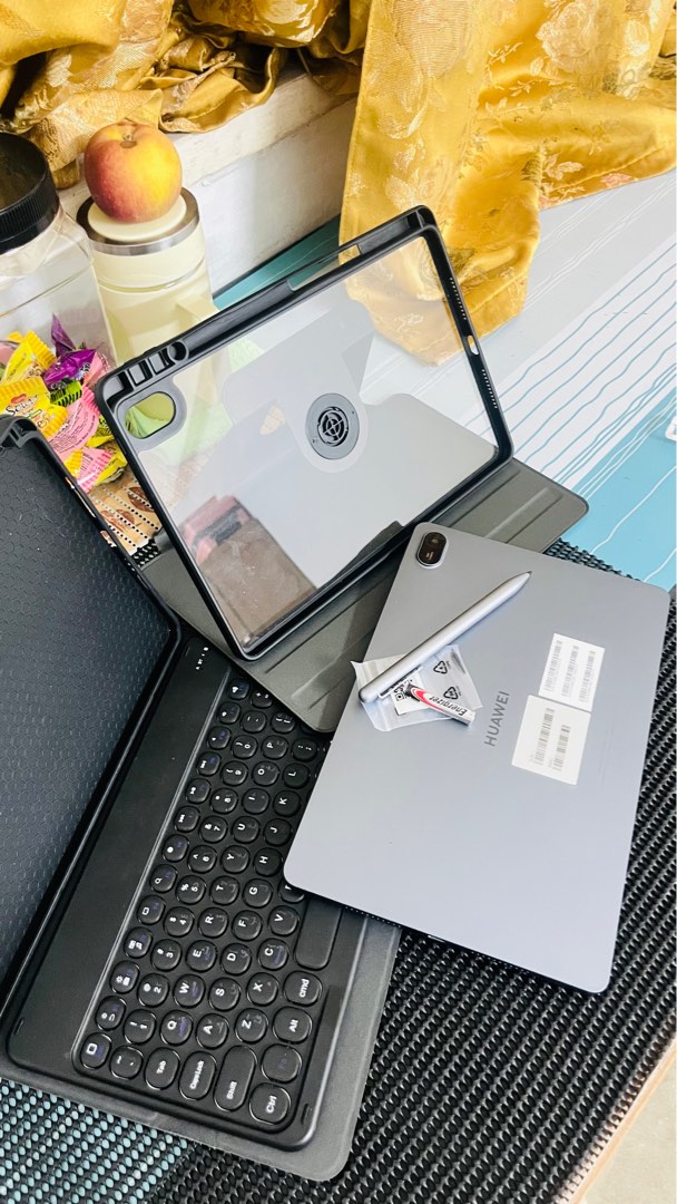 Huawei Mate SE 11 (Tablet with Case,Keyboard and Palm Rejection Pen ...