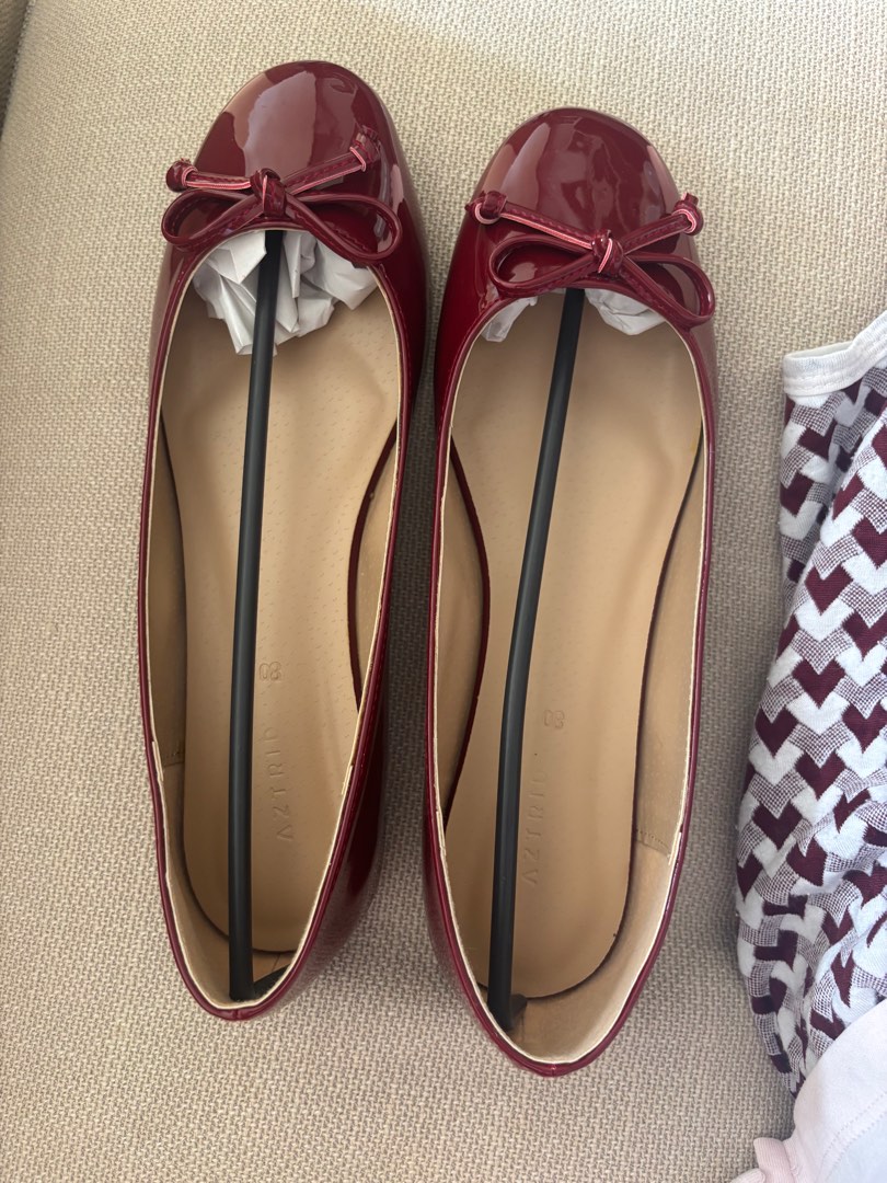 Maroon Burgundy Ballet Flats, Women's Fashion, Footwear, Flats ...