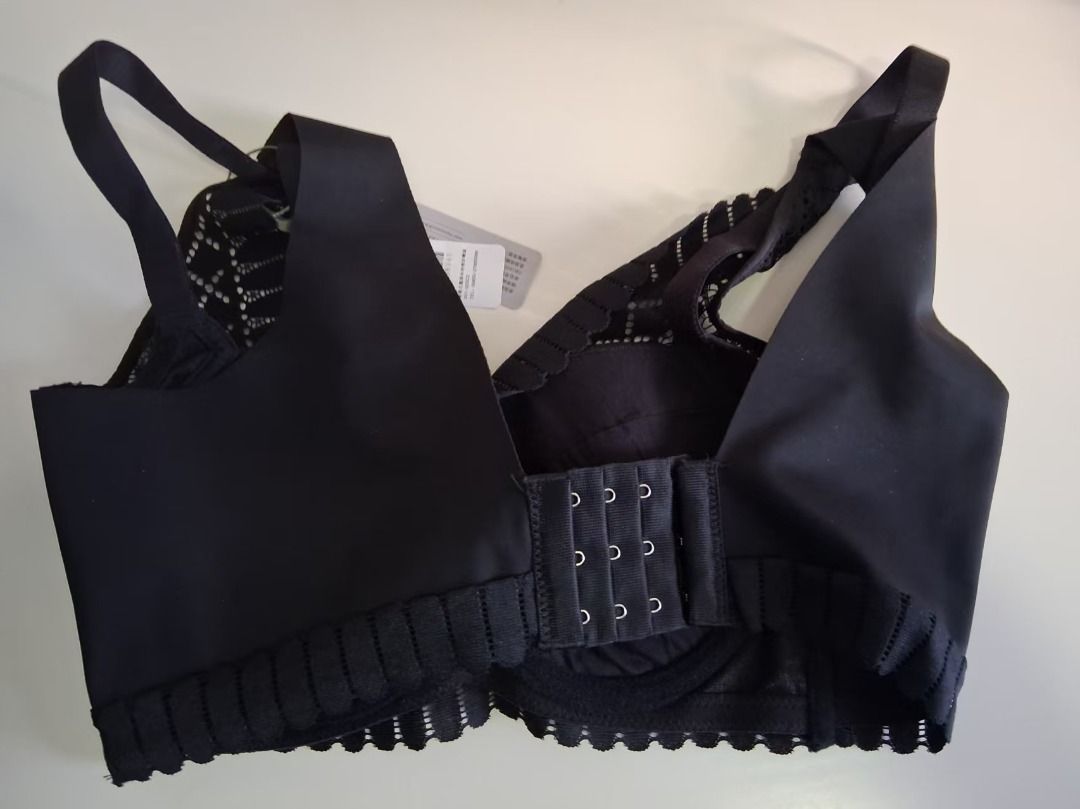 Platane 黑色胸圍34/75C, 女裝, 內衣和休閒服 - Carousell