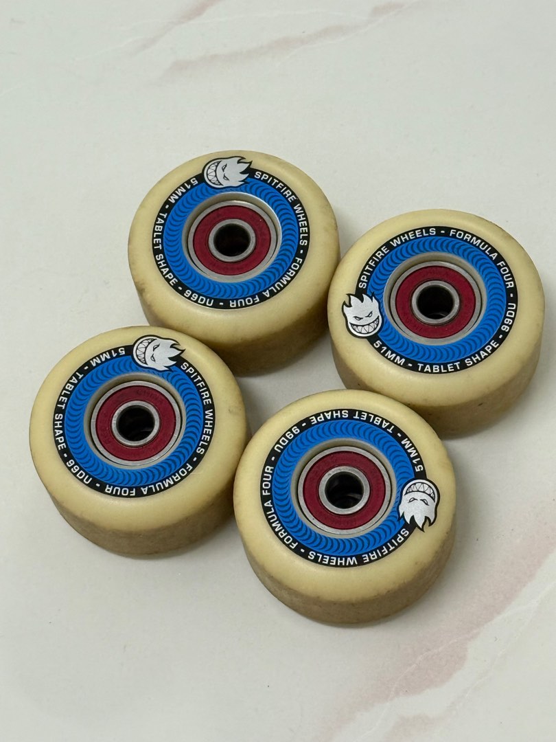 Spitfire Formula Four 99a 51mm Tablet + Bones Reds Bearing, Sports ...
