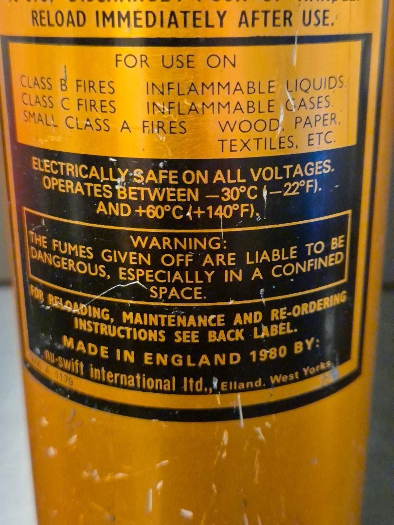 1980 VINTAGE NU SWIFT FIRE EXTINGUISHER, Hobbies & Toys, Memorabilia ...