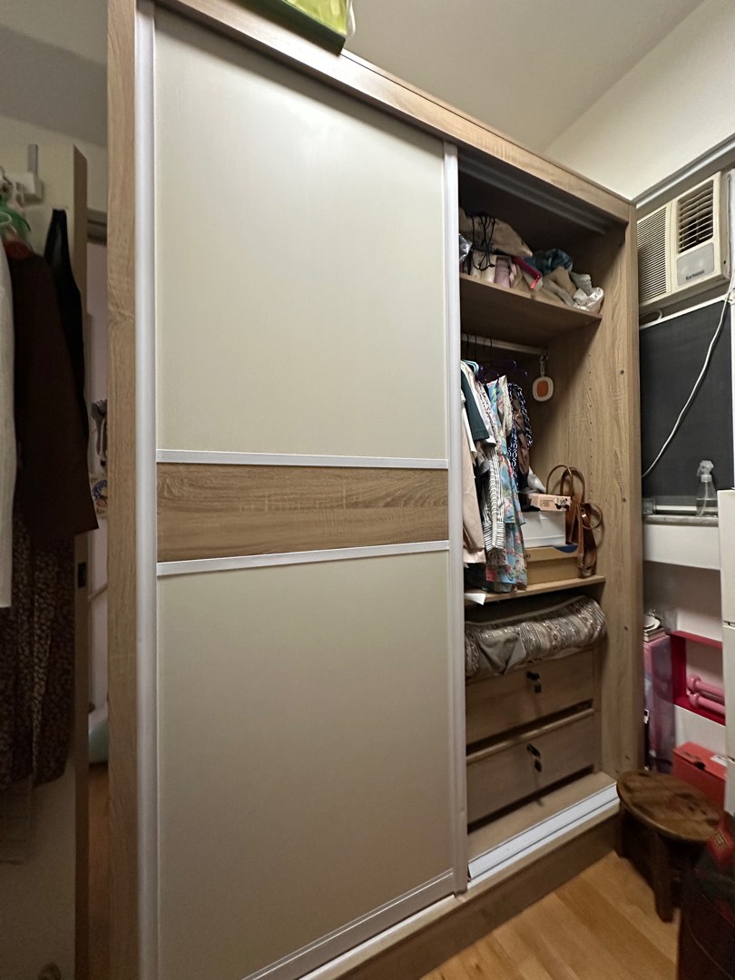 5呎闊衣櫃 ，雙趟門 Sliding Door Wardrobe 5 feet width, 傢俬＆家居, 傢俬, 櫃子、組合櫃及置物架 ...