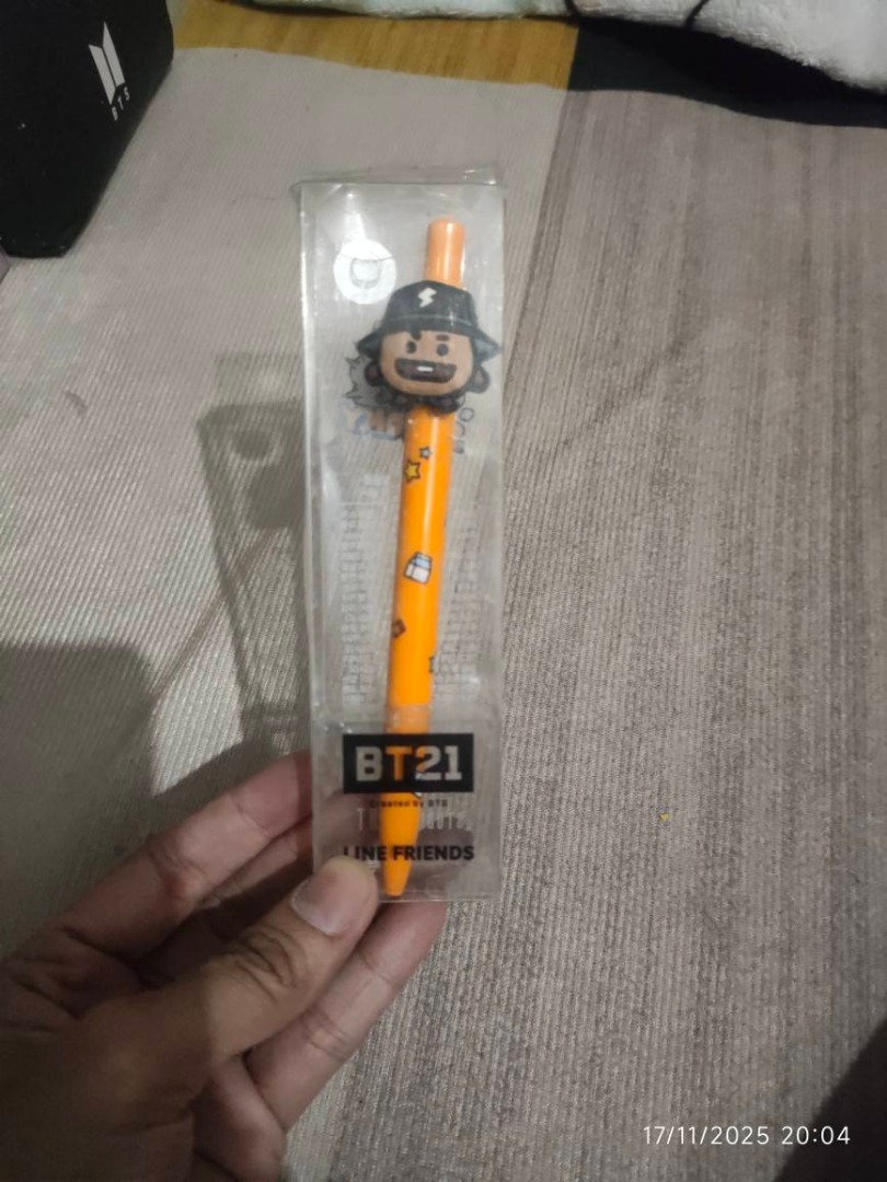BT21 Shooky Pen, Hobbies & Toys, Memorabilia & Collectibles, K-Wave on ...