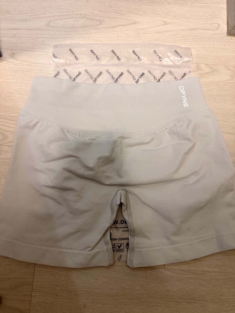 DFYNE Impact gym Shorts - Medium, Women's Fashion, Activewear on Carousell