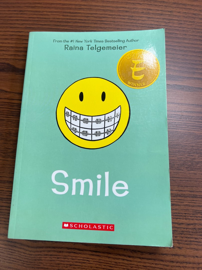 Raina Telgemeier Graphic Novels - Smile, Drama, Sisters, Hobbies & Toys ...