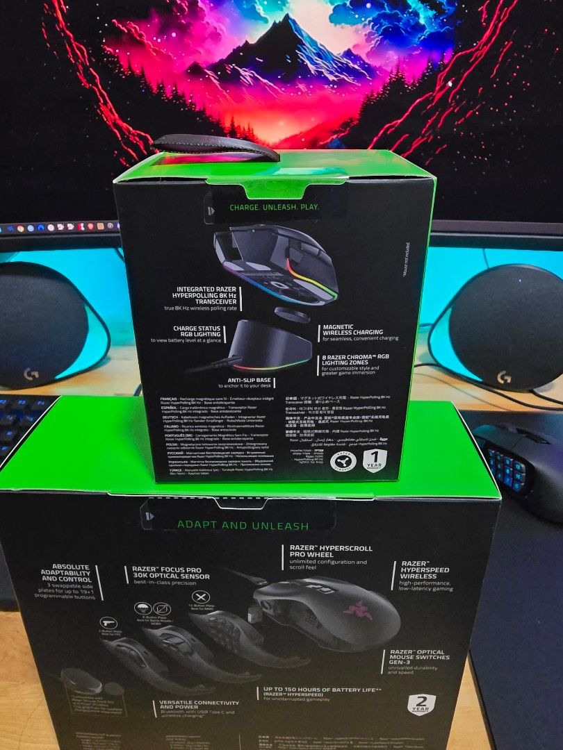 Razer Naga V2 Pro + Mouse Dock Pro, Computers & Tech, Parts ...