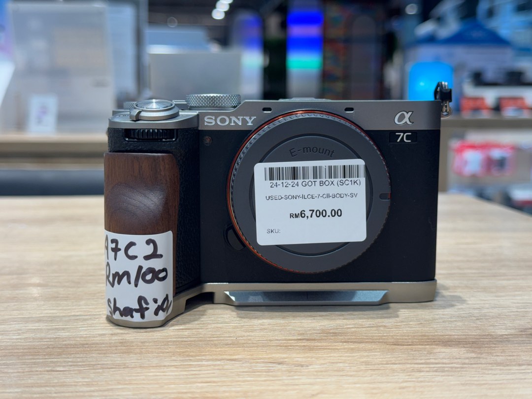 Sony A7C Mark 2 / A7C II / A7CM2 / A7C2, Photography, Cameras on Carousell